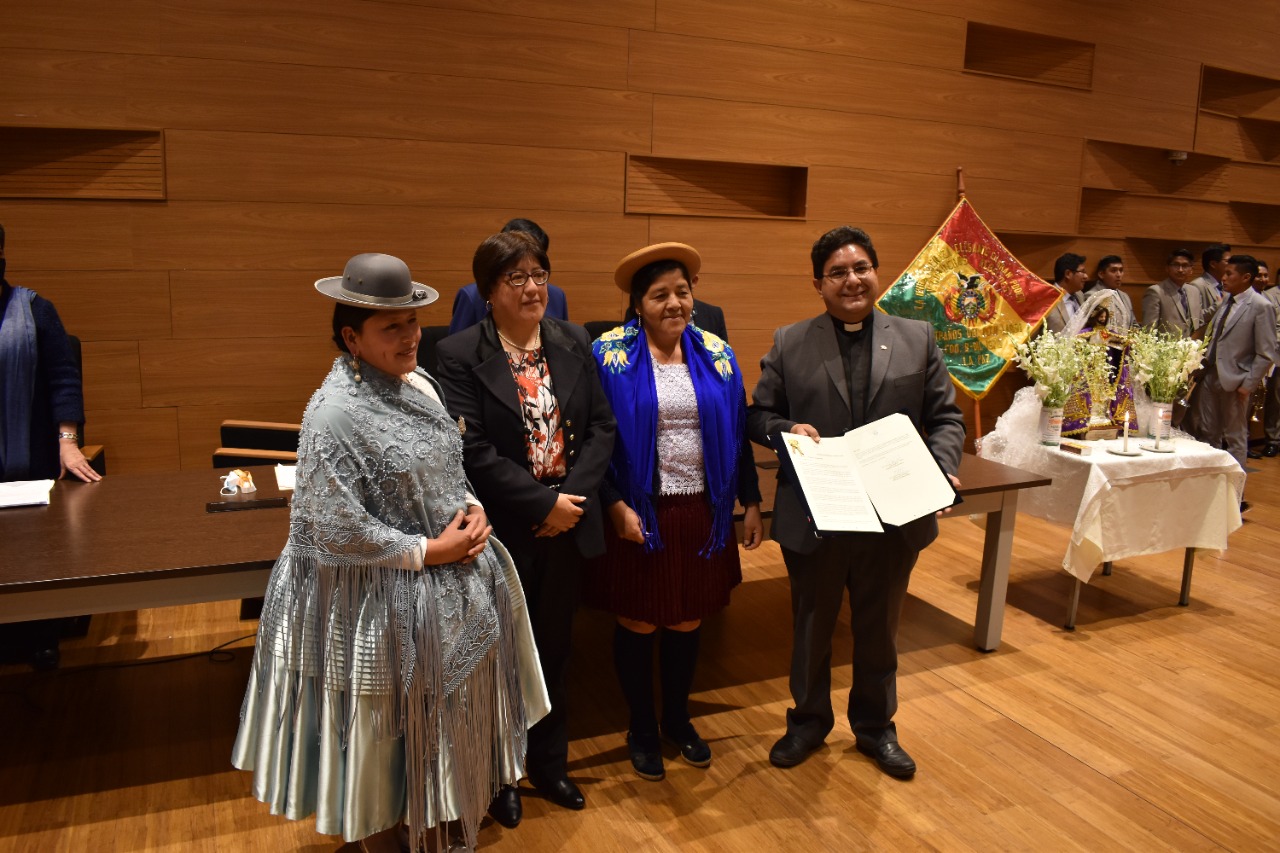 Bolivia – Senate pays tribute to Salesian University of Bolivia
