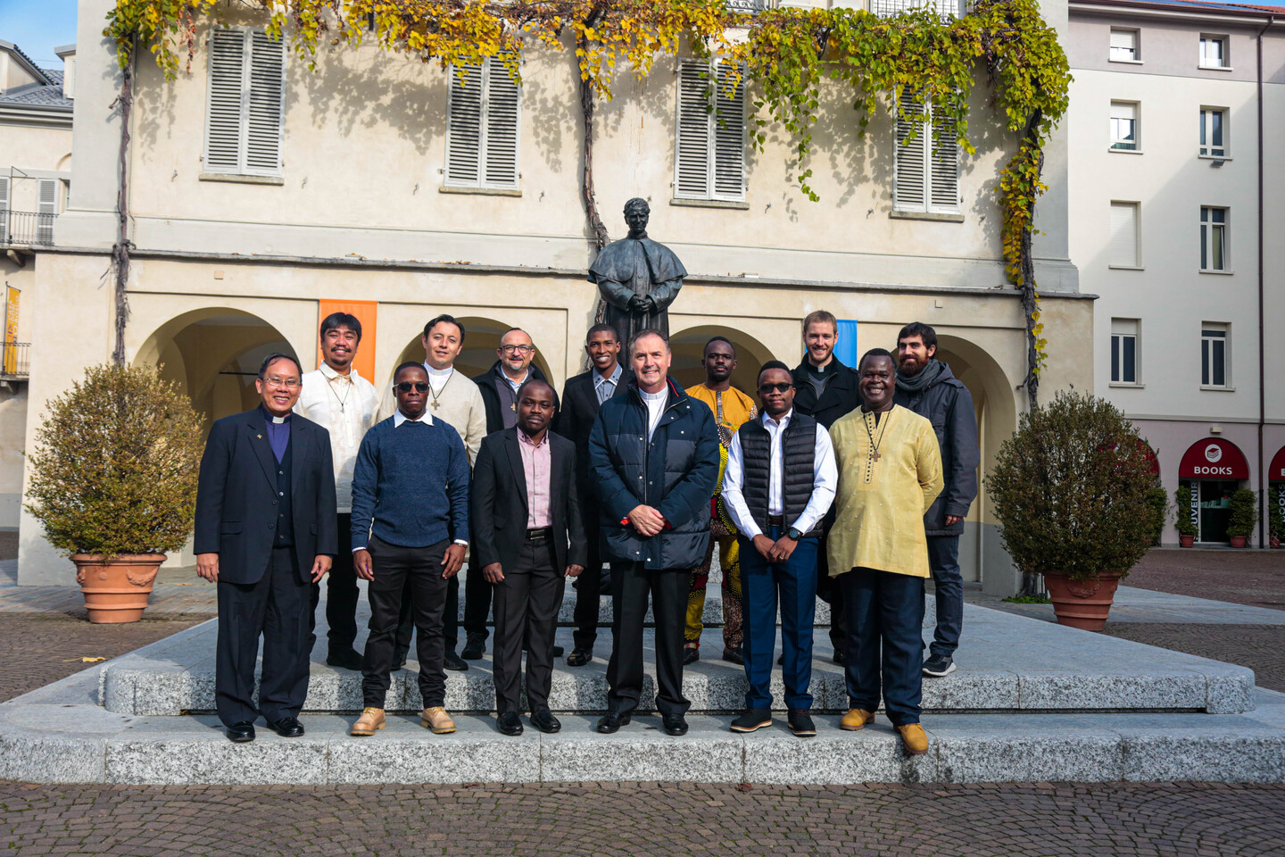 Italy - Missionary Crosses Consigned to Missionaries