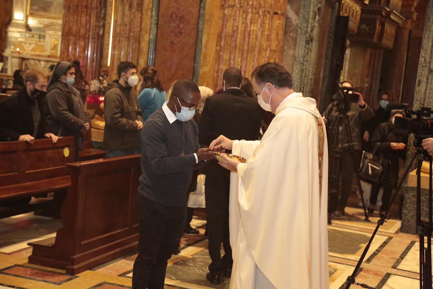 Italy - Missionary Crosses Consigned to Missionaries