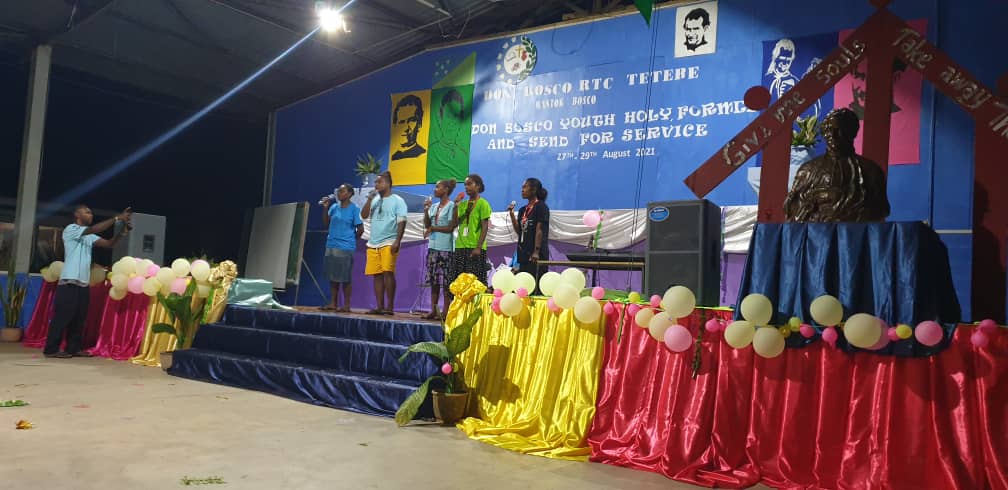 Solomon Islands - 400 young people at "Wantok Bosco Camp"