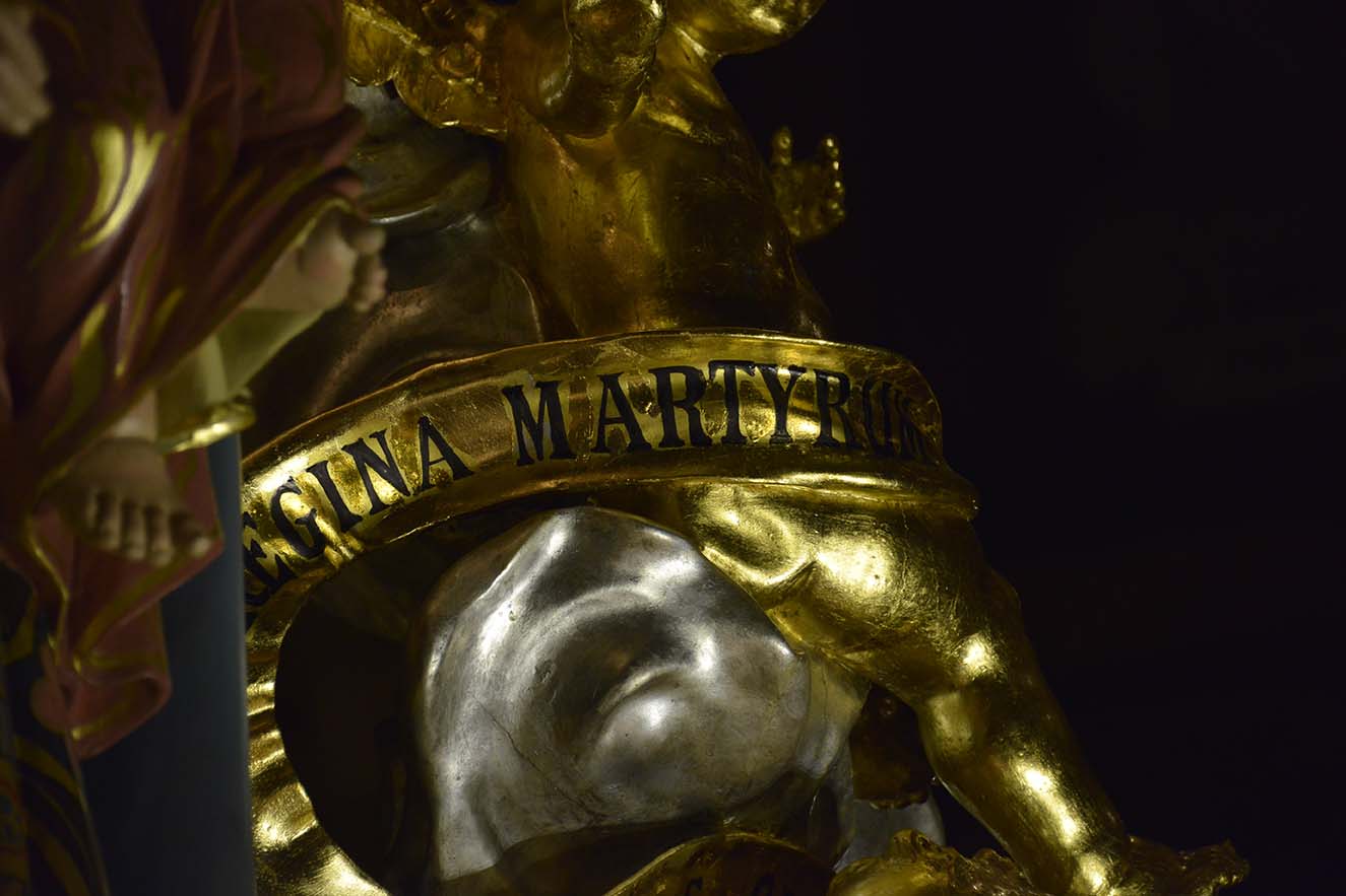 Italia – Los arreglos de la bellísima estatua de María Auxiliadora