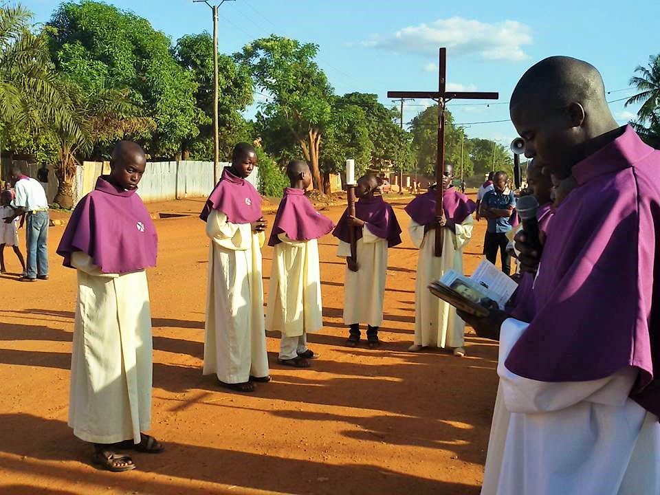 Salesianos en el Mundo - Semana Santa 2017