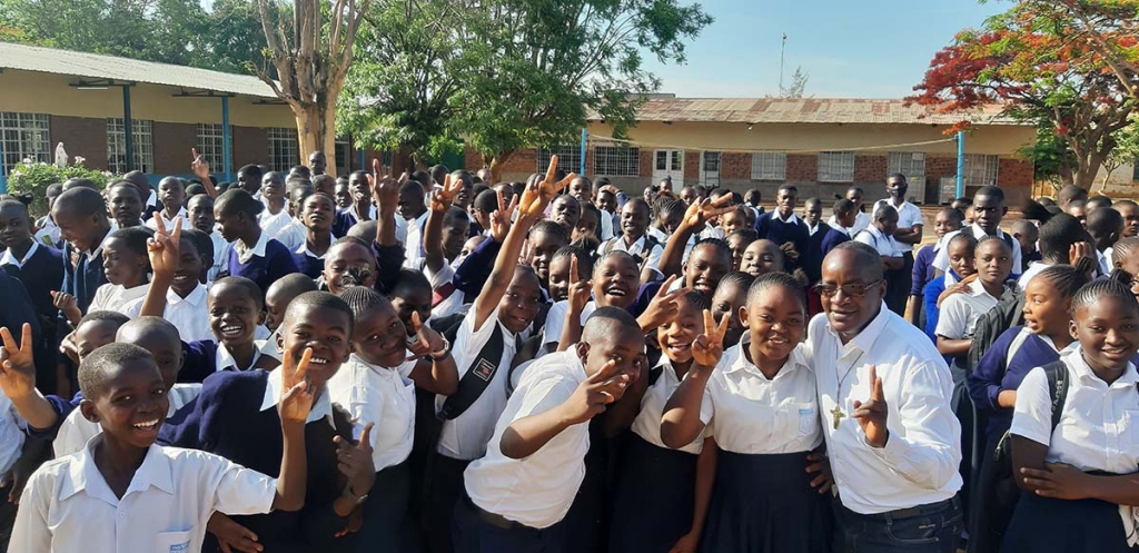 République Démocratique du Congo - Le Provincial a visité les missions ...