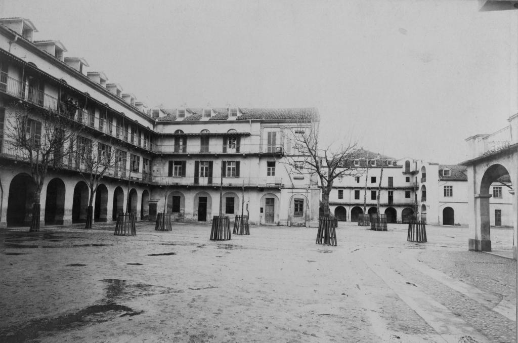 CORTILE DI VALDOCCO ALL’EPOCA DI DON RINALDI RETTOR MAGGIORE (ANNI ...