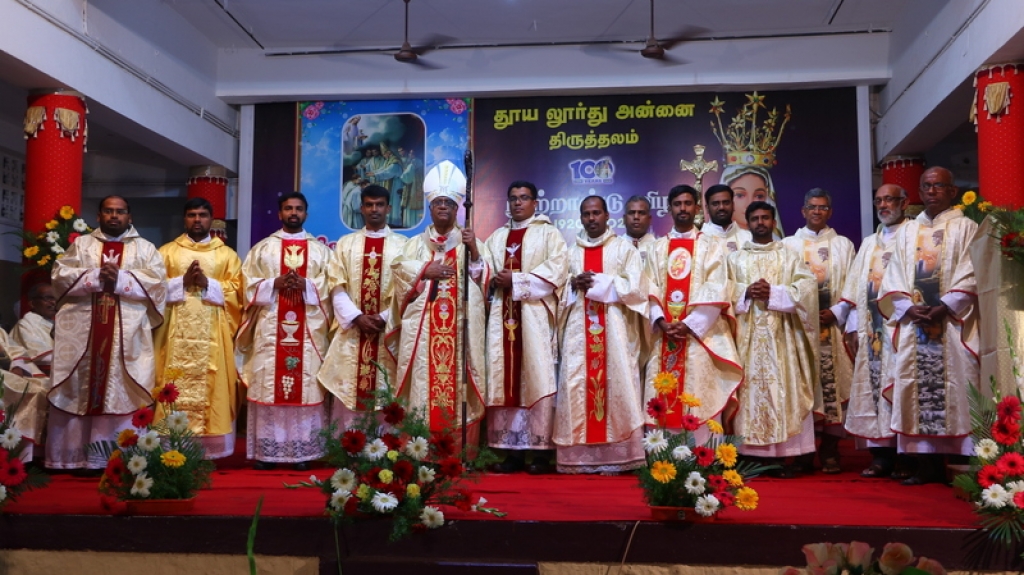India - Eight Salesians ordained priests