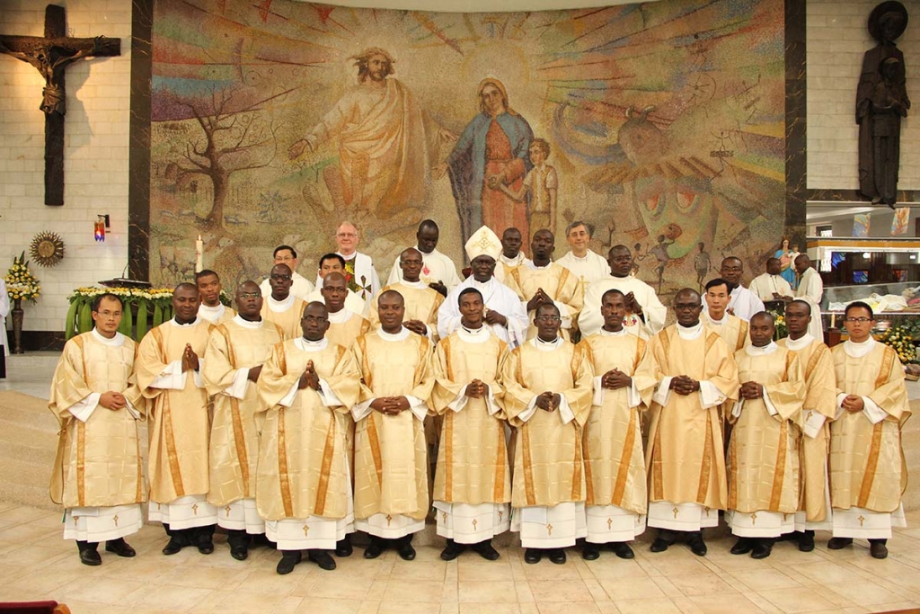 Kenya - Ordained 3 priests and 18 Salesian deacons