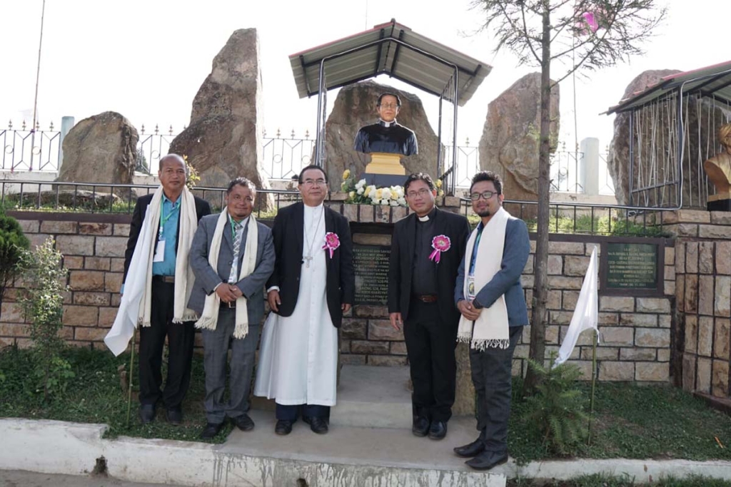Índia – Busto em memória do Arcebispo salesiano Dom Dominic Jala