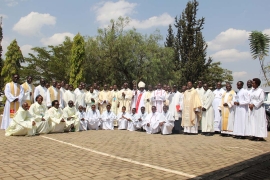Rwanda – Two thousand people attend the priestly ordination of Salesian ...